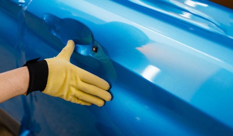 Cambiar el color del carro con papel o vinil adhesivo: precauciones ...